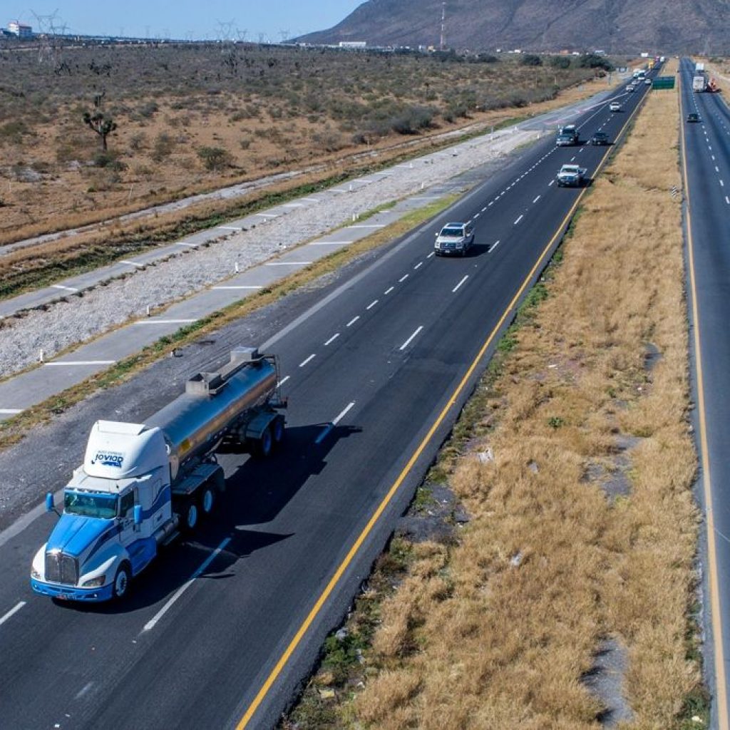 Cómo es el servicio de fletes Monterrey con tolvas - Auto Express Joviar